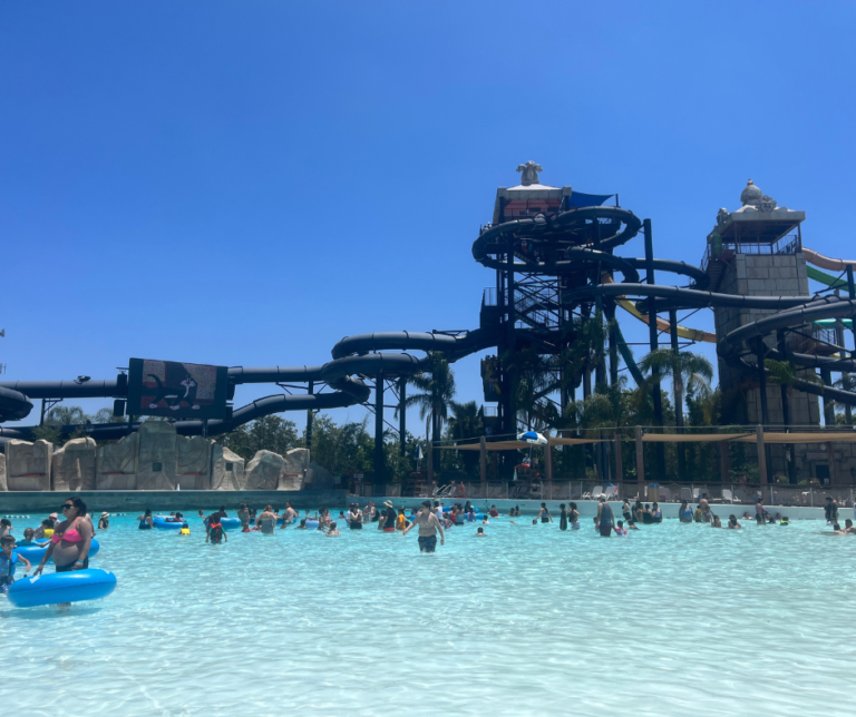 Six Flags Hurricane Harbor in Los Angeles - LA Dreaming